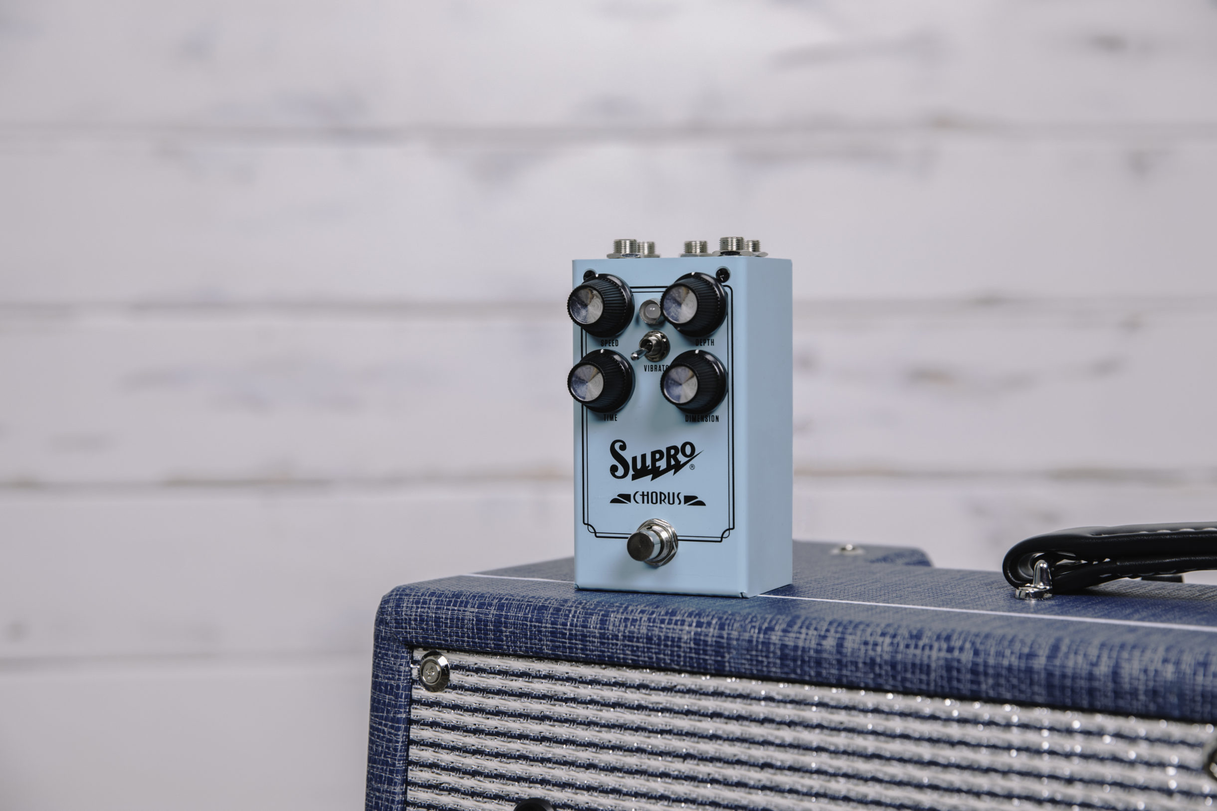 "The best Chorus/Vibrato I've played" Living Room Gear Demos Reviews ...