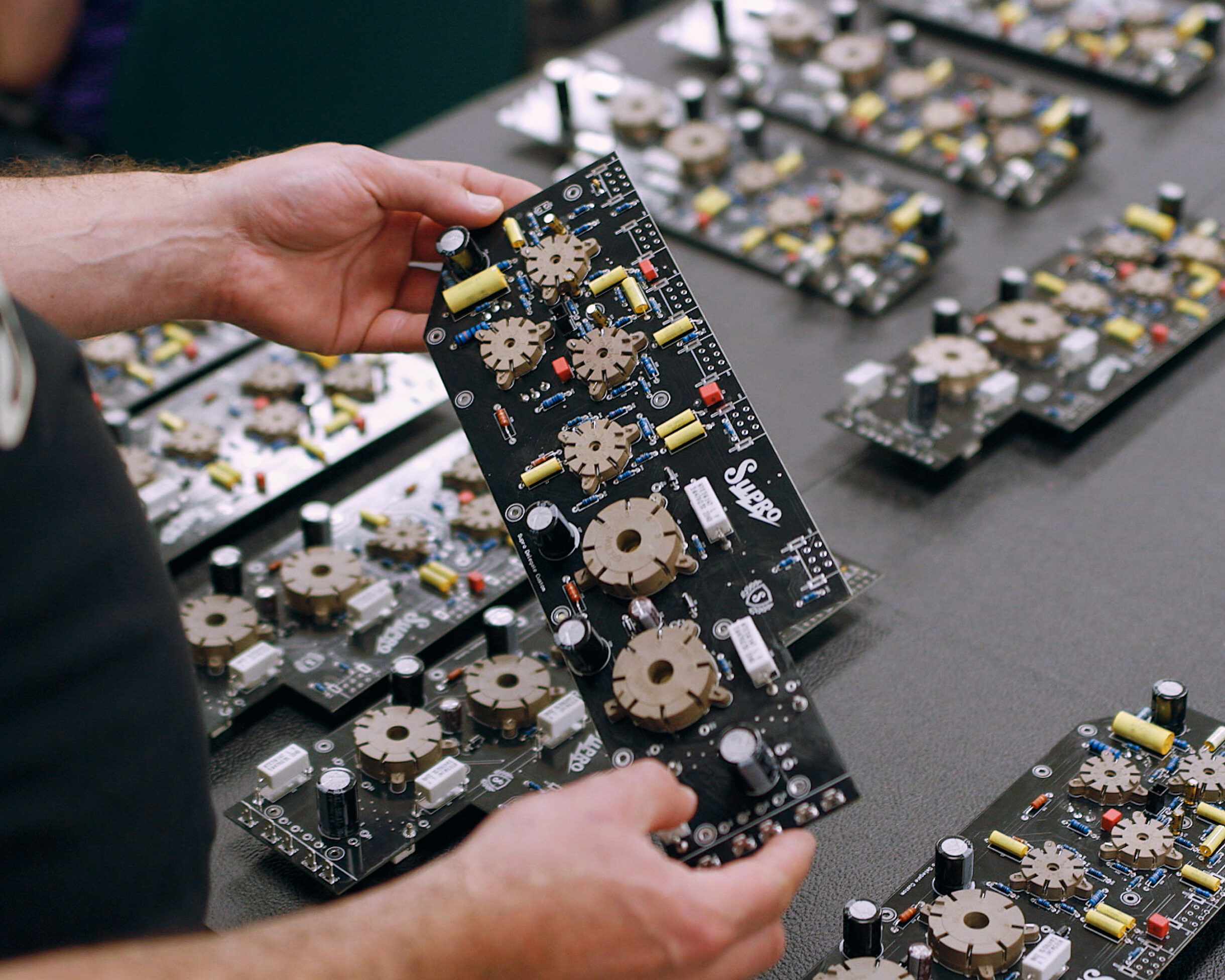 CUSTOM AMPS - Supro USA